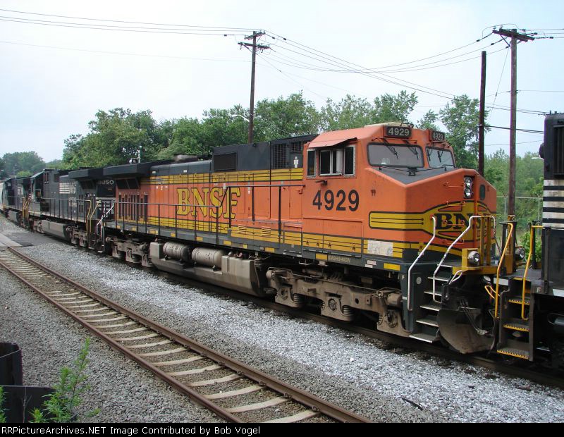 BNSF 4929